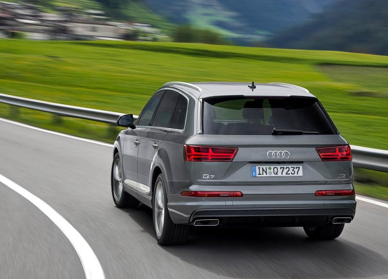 اودي كيو 7 2016 | ArabGT